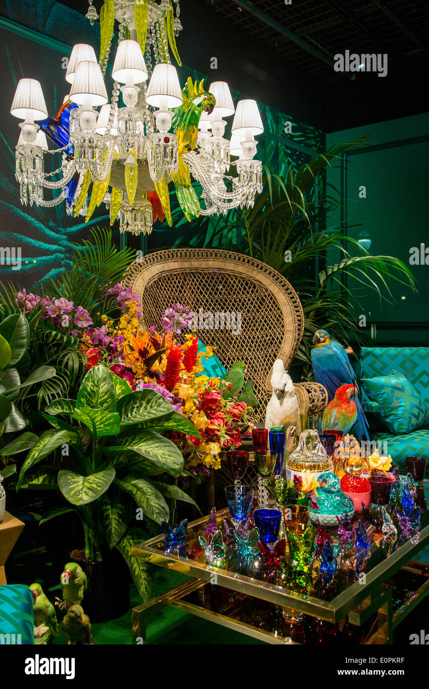 Department store window display hi-res stock photography and images - Alamy