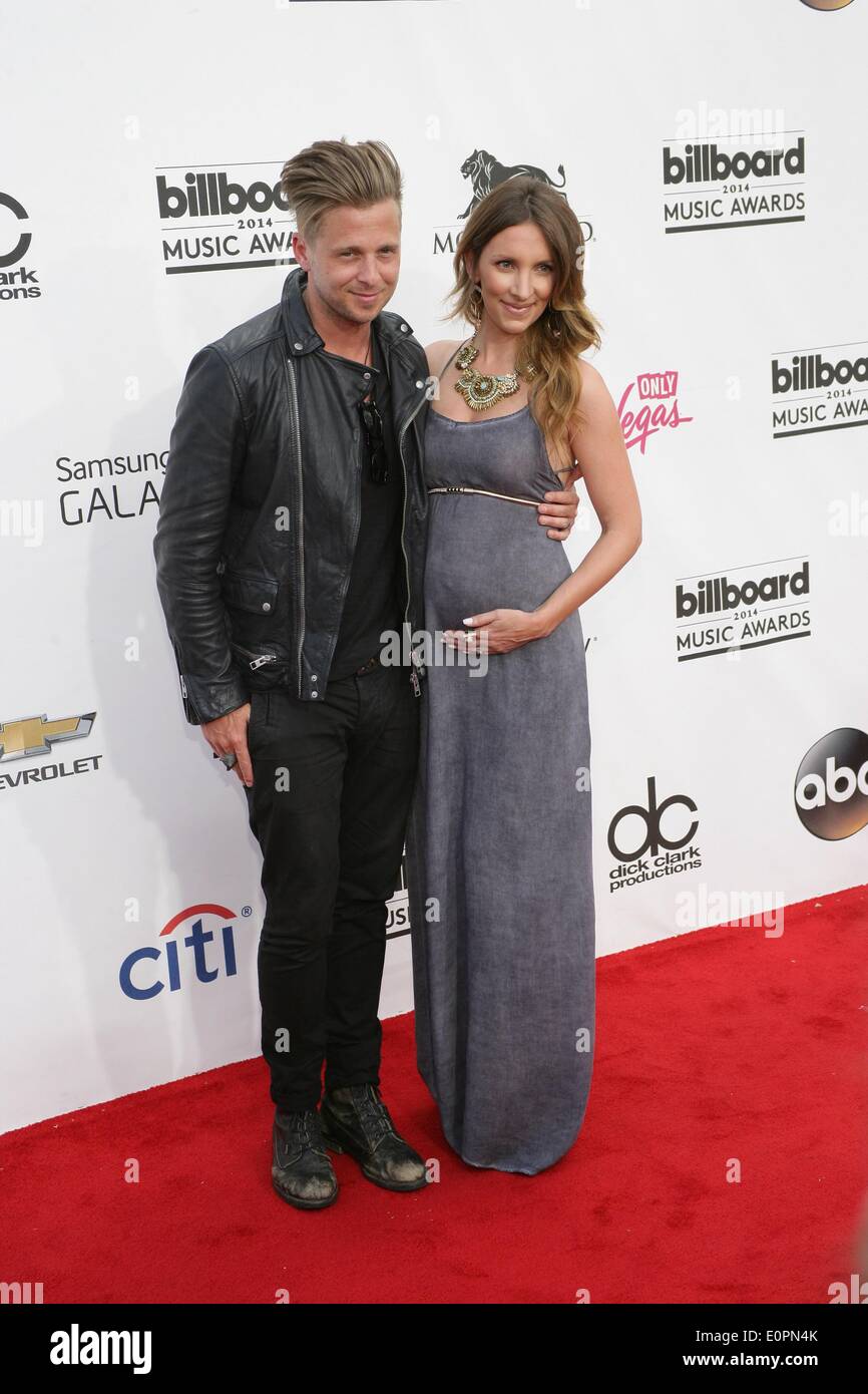 Las Vegas, NV, USA. 18th May, 2014. Ryan Tedder, Genevieve Tedder at arrivals for 2014 Billboard ...