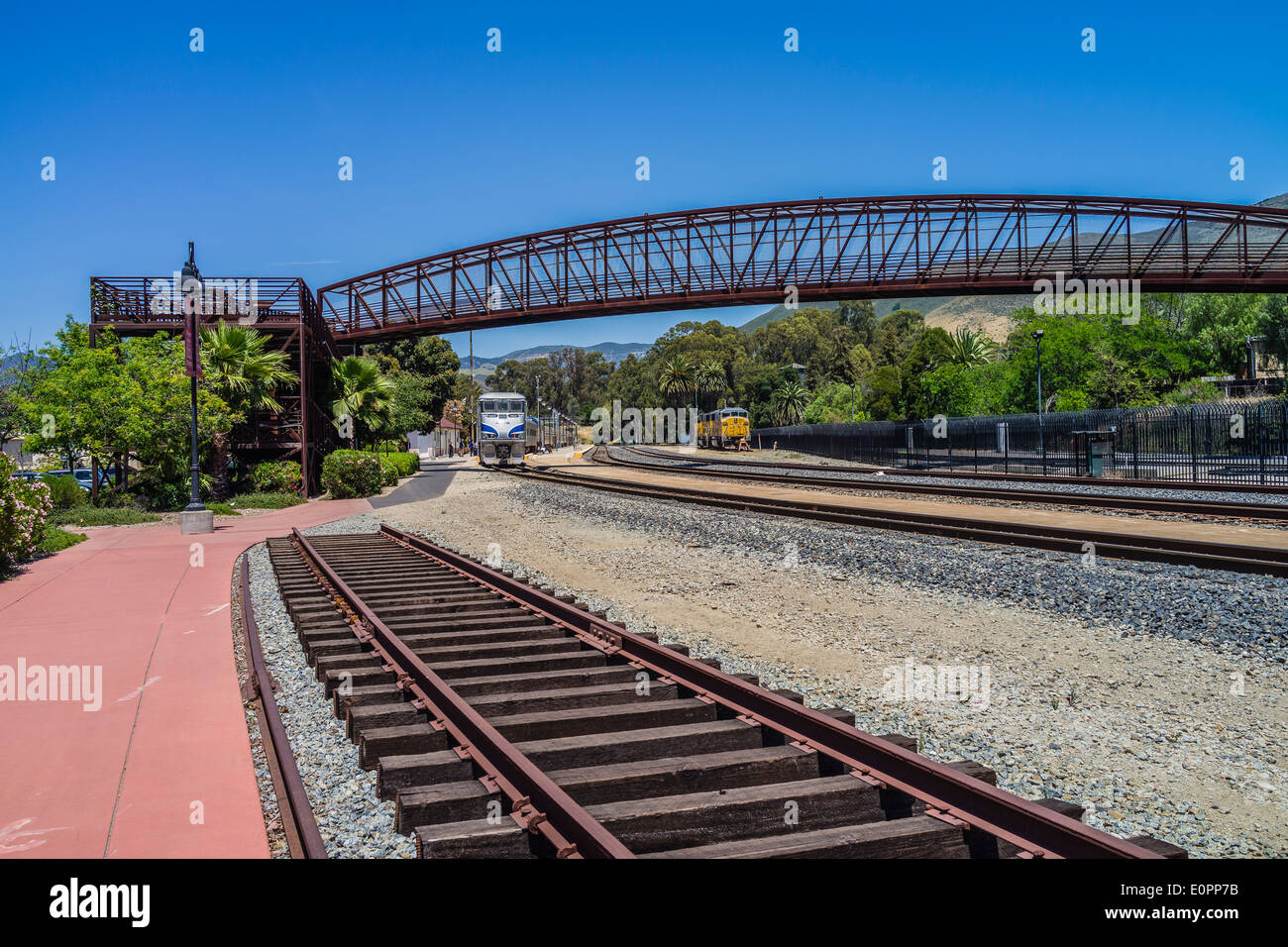 Amtrak trains on tracks hi-res stock photography and images - Alamy