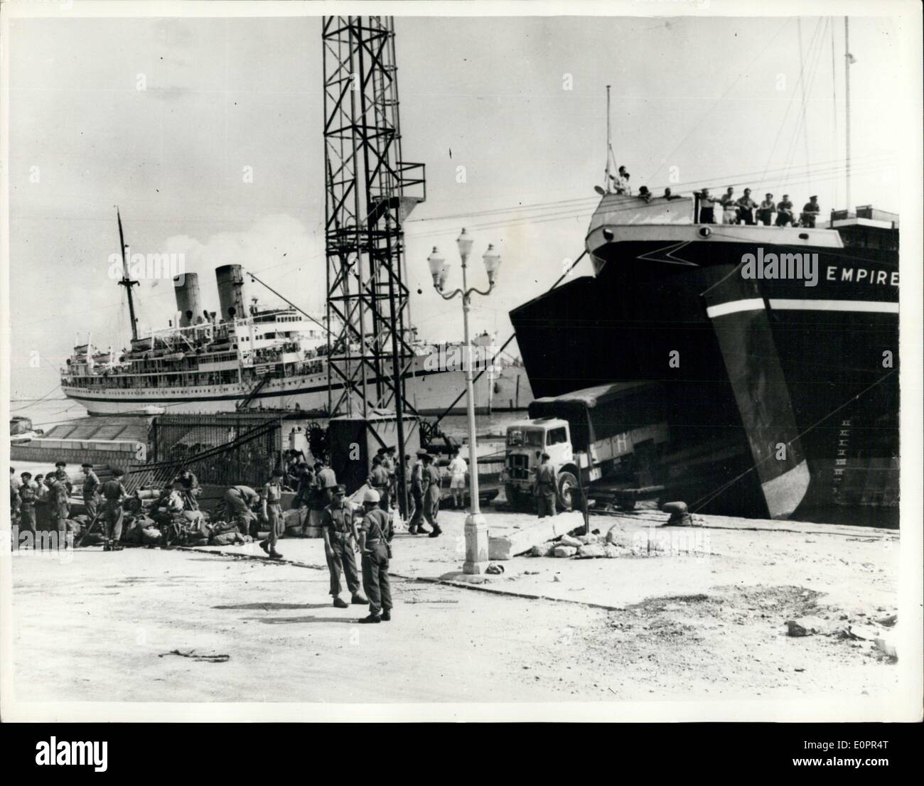 Nov. 09, 1956 - Troops come ashore at Port Said - Original pictures ...