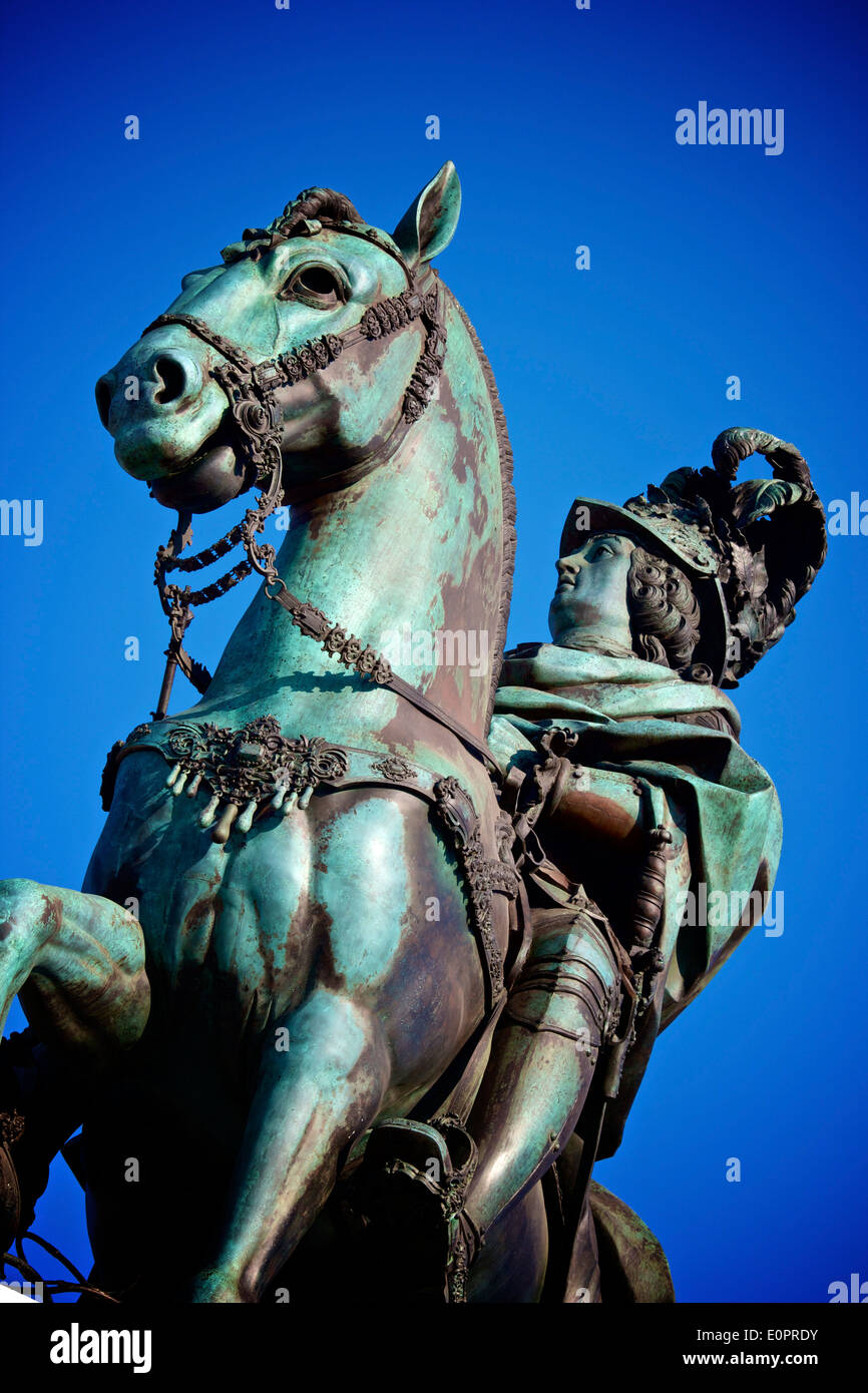 Portuguese monarch statue hi-res stock photography and images - Alamy
