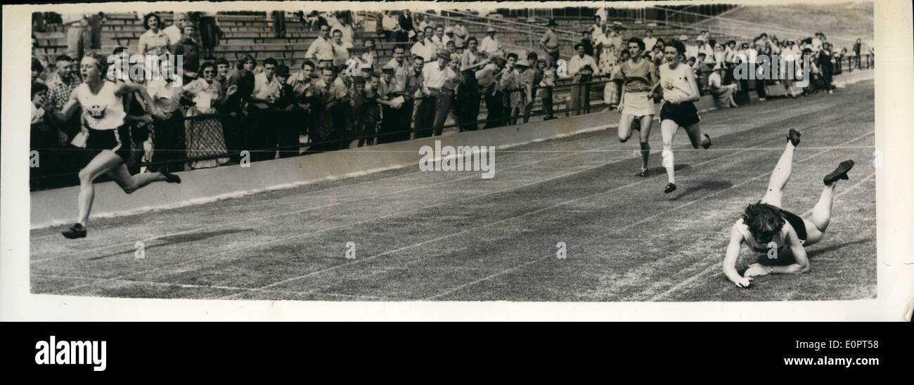 Betty cuthbert hi-res stock photography and images - Alamy