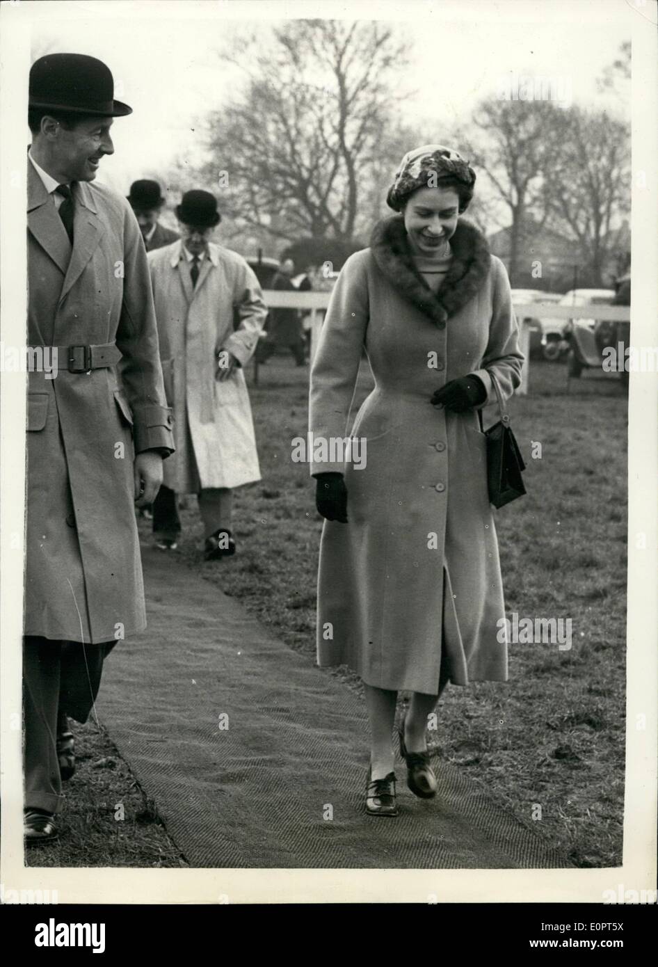 Feb. 02, 1957 - Queen Attends Race Meeting At Hurst park The Queen at ...