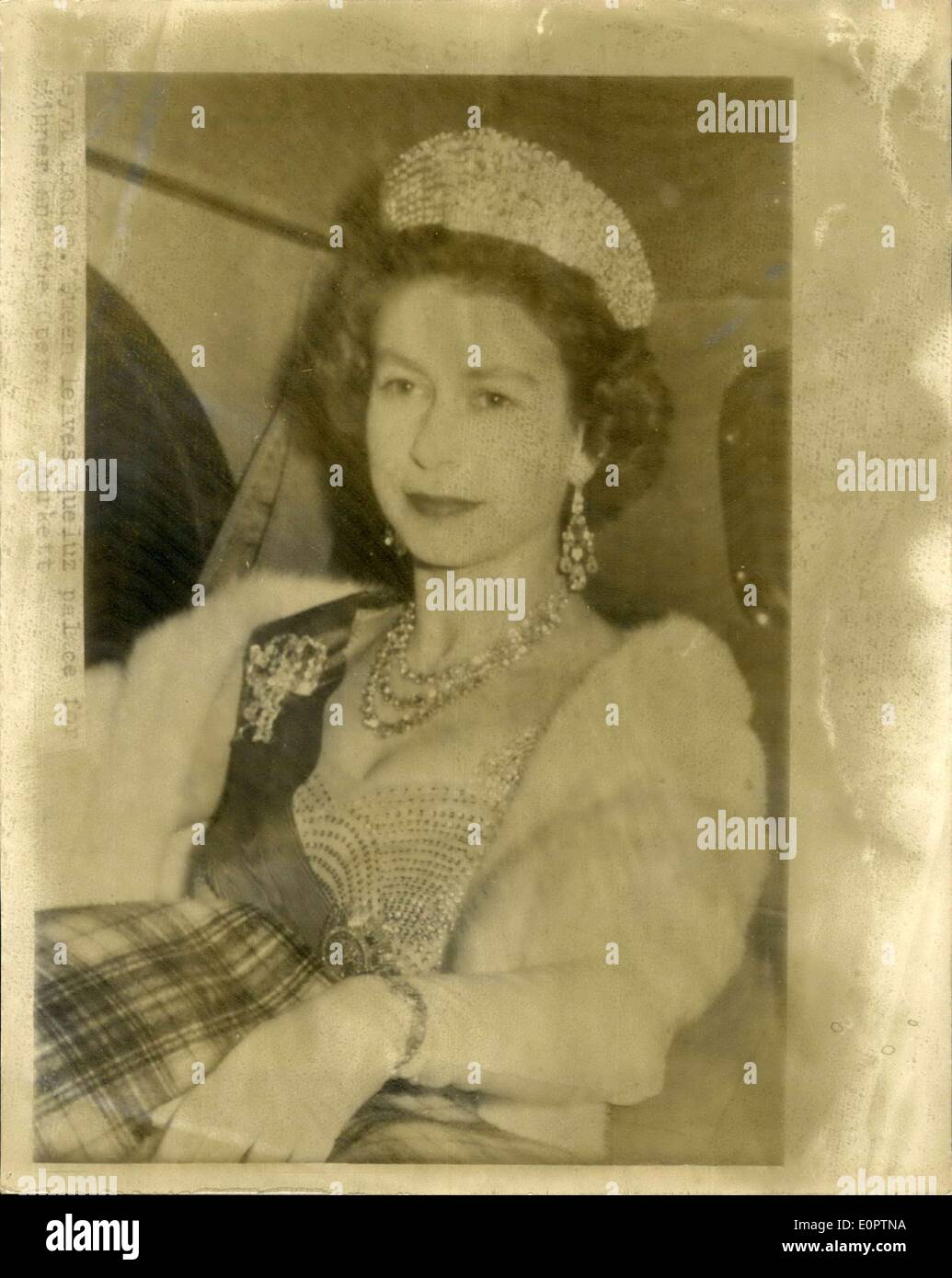 Opera queen hi-res stock photography and images - Alamy