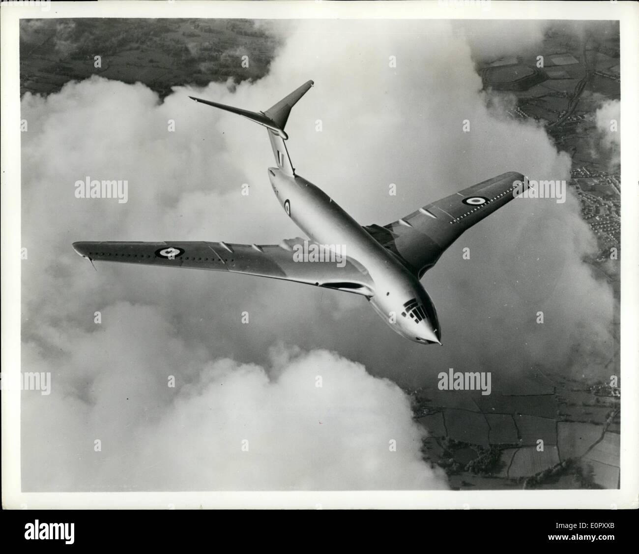 Four air force men hi-res stock photography and images - Alamy