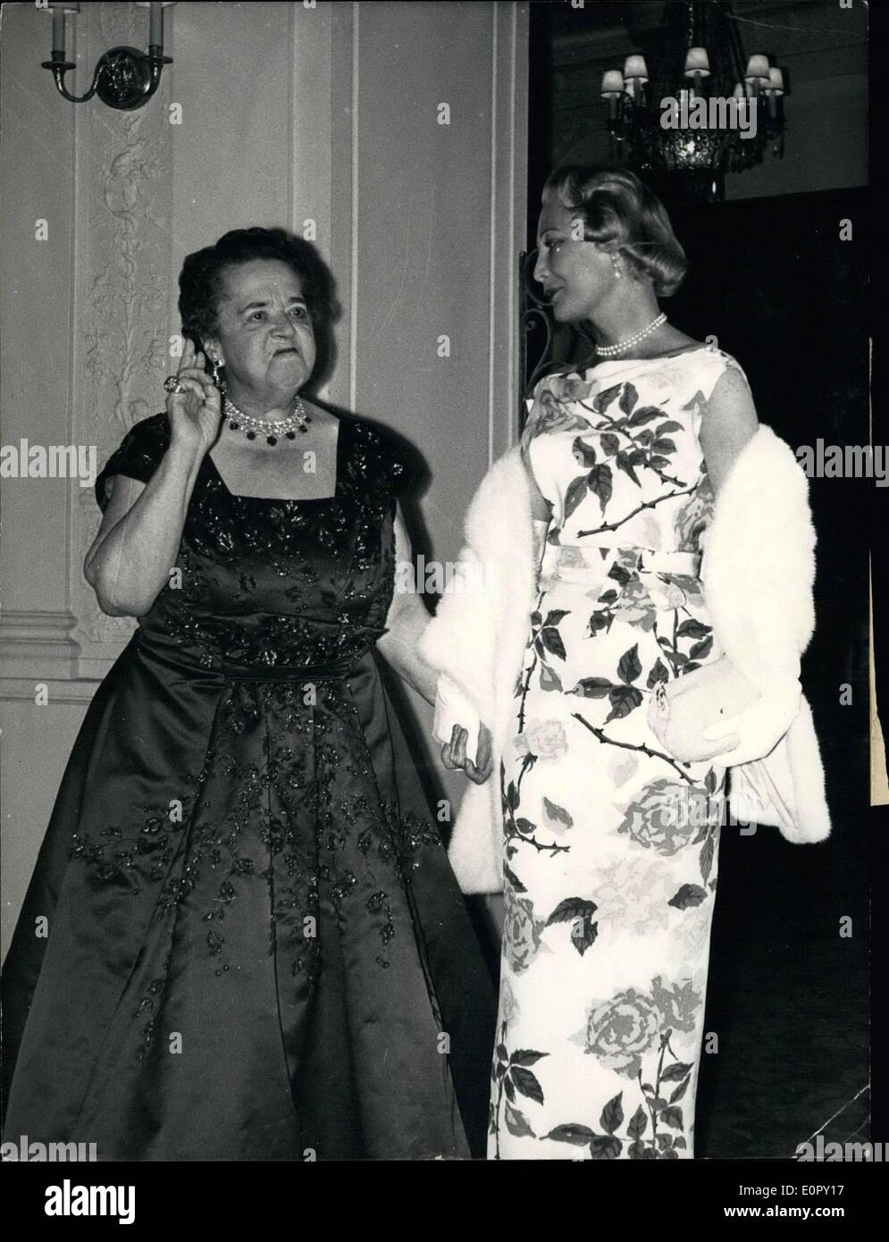 Gossip press hi-res stock photography and images - Alamy