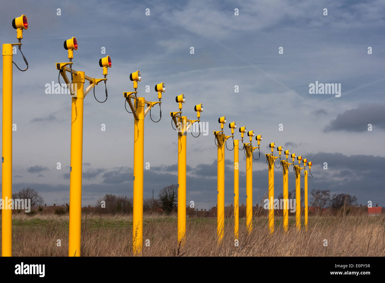 Airport approach lights hi-res stock photography and images - Alamy