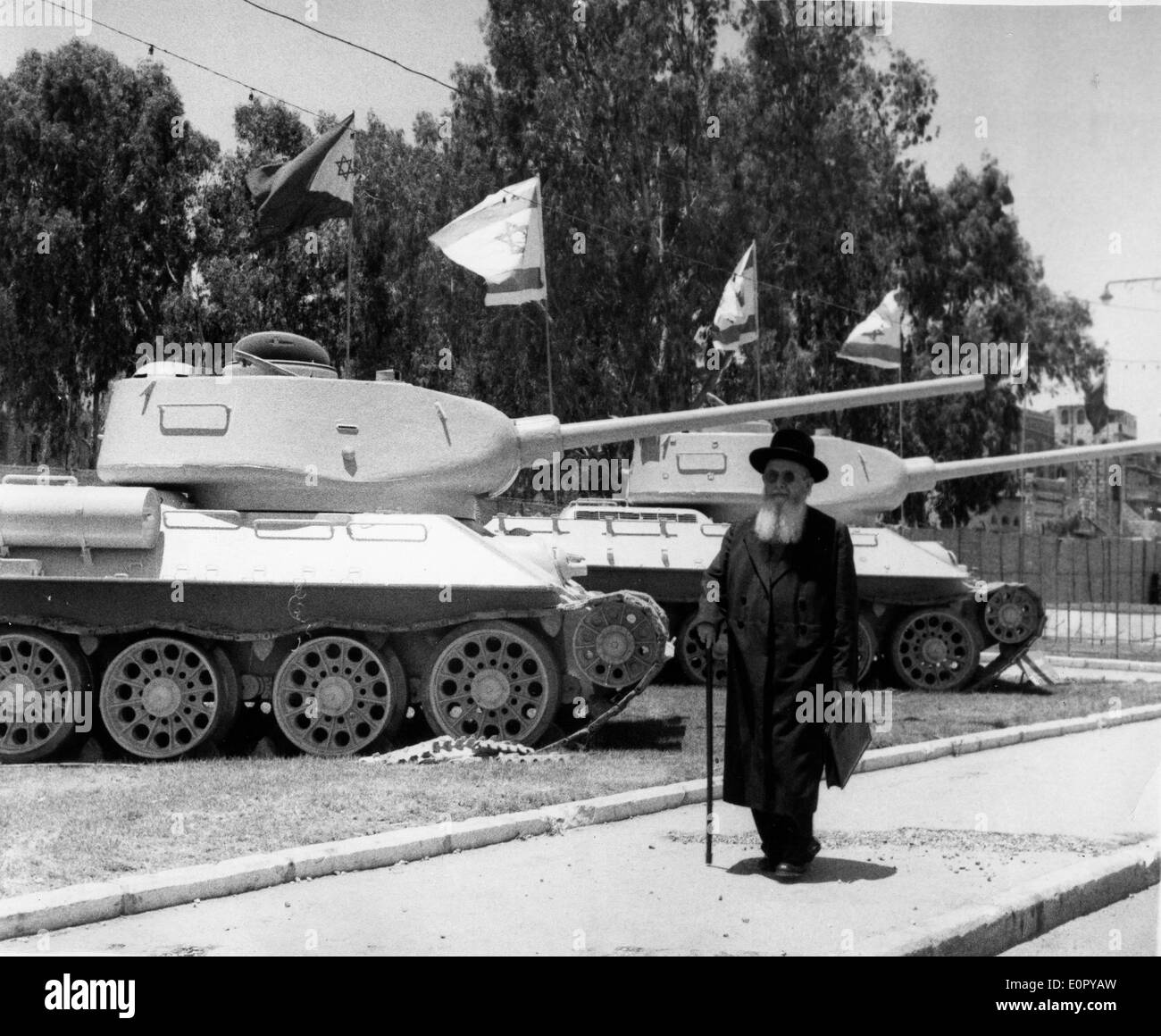 Rabbi israel hi-res stock photography and images - Alamy