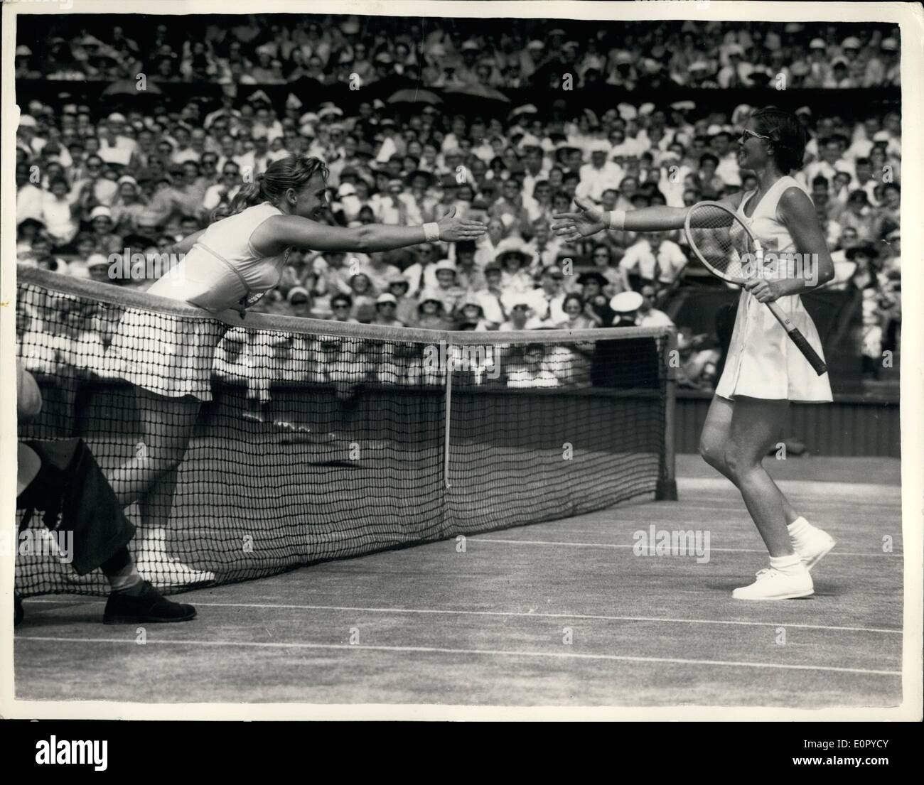 Jul 07 1957 TENNIS AT WIMBLEDON WOMEN S SINGLES SEMI FINAL DARLENE Jul 07 1957 TENNIS AT WIMBLEDON WOMEN S SINGLES SEMI FINAL DARLENE