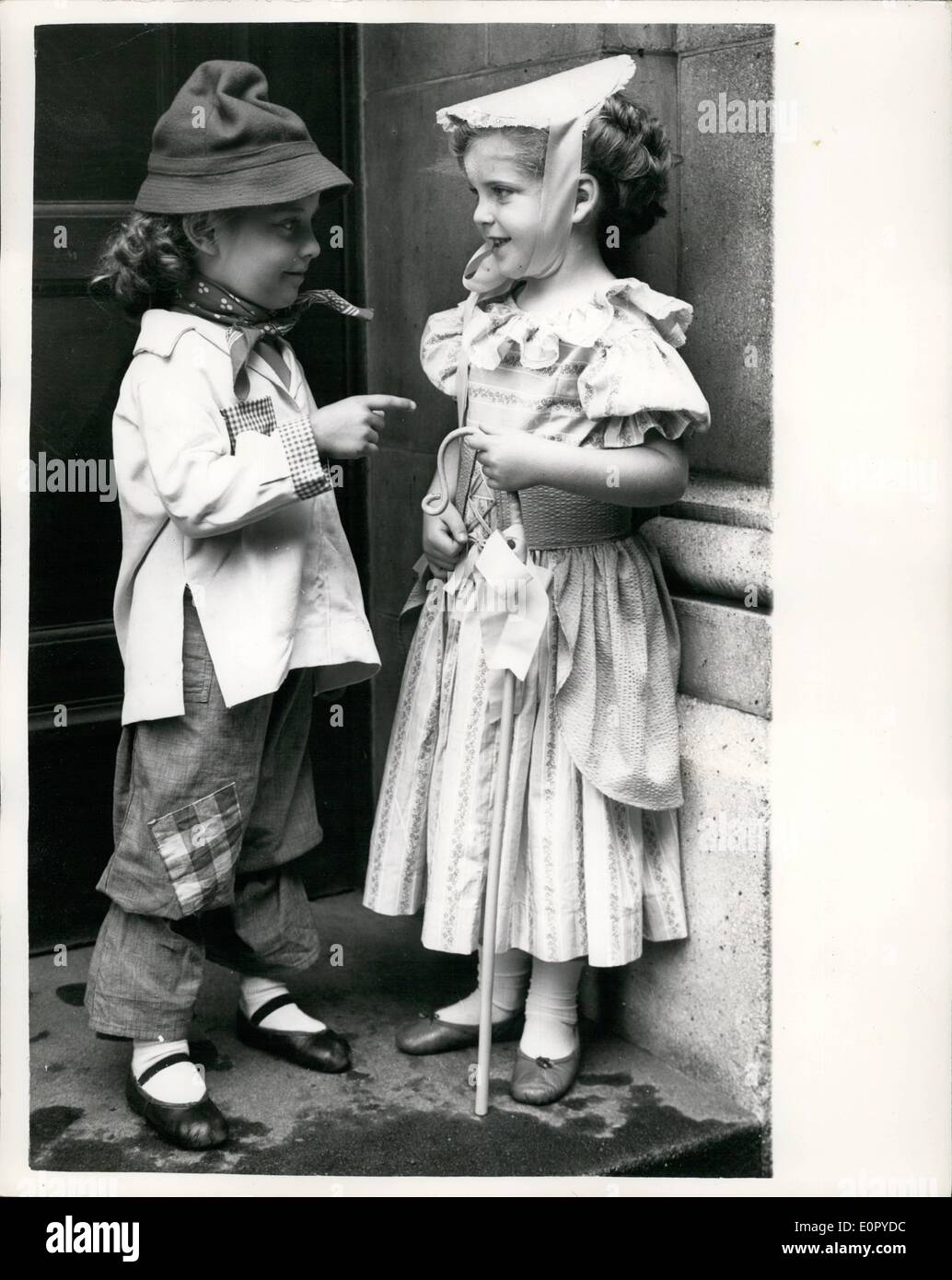 Jul. 07, 1957 - Children's dancing competition. A London Stage ( South ...