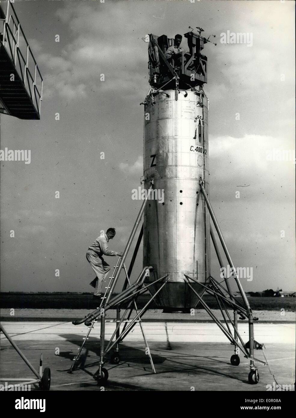 May 24, 1957 - First demonstration of ?Flying Atar? ? the first public ...