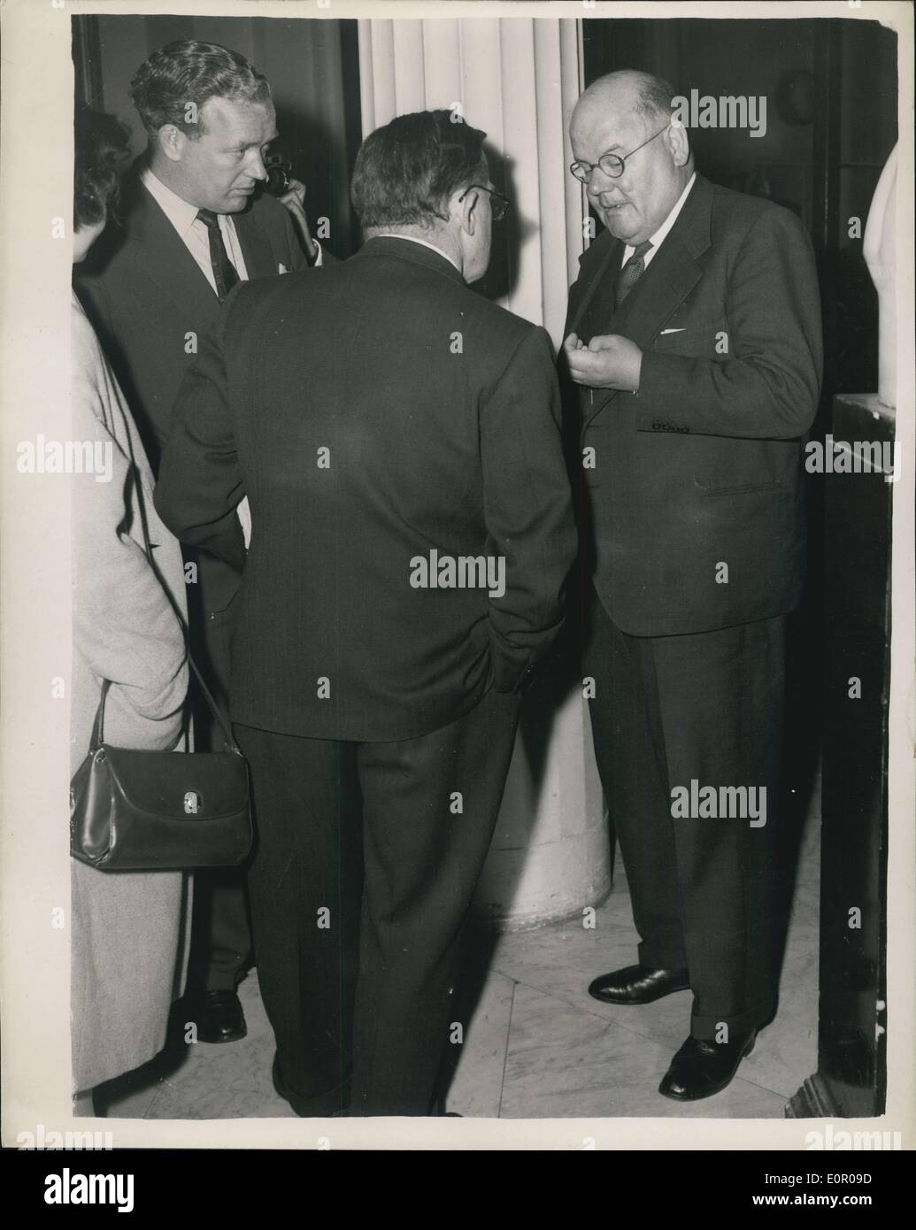 May 30, 1957 - Doctors and Surgeons watch operation on colour T.V. Dr ...