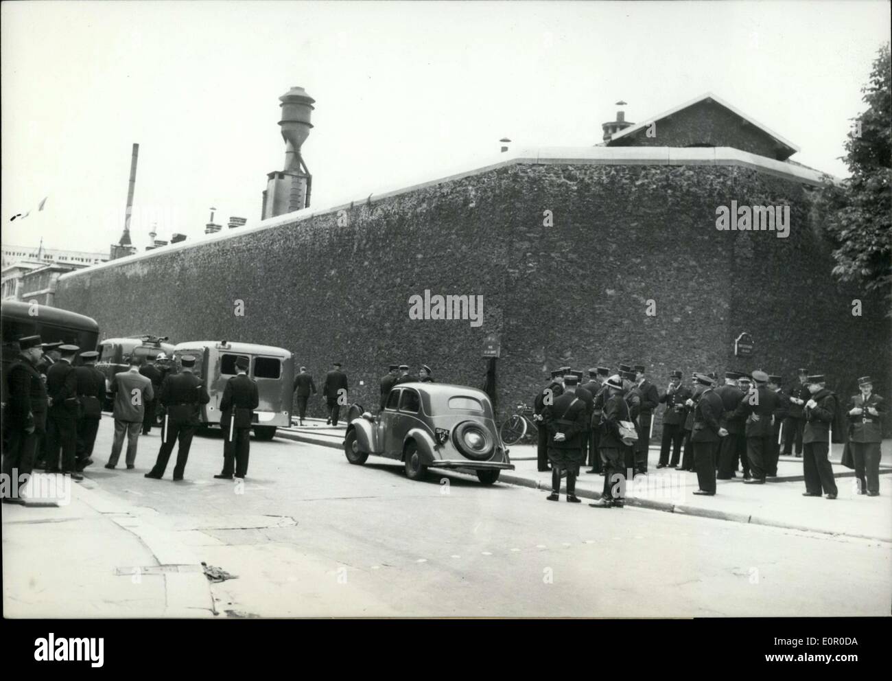 Paris prison hi-res stock photography and images - Alamy