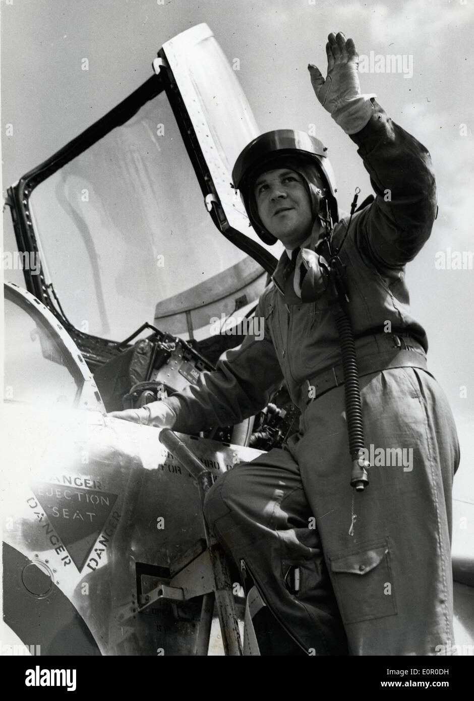 Air force pilot uniform hi-res stock photography and images - Alamy