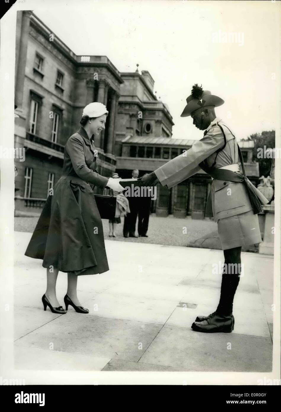 Jun. 06, 1957 - Queen Inspects King's African Rifles At Buckingham ...