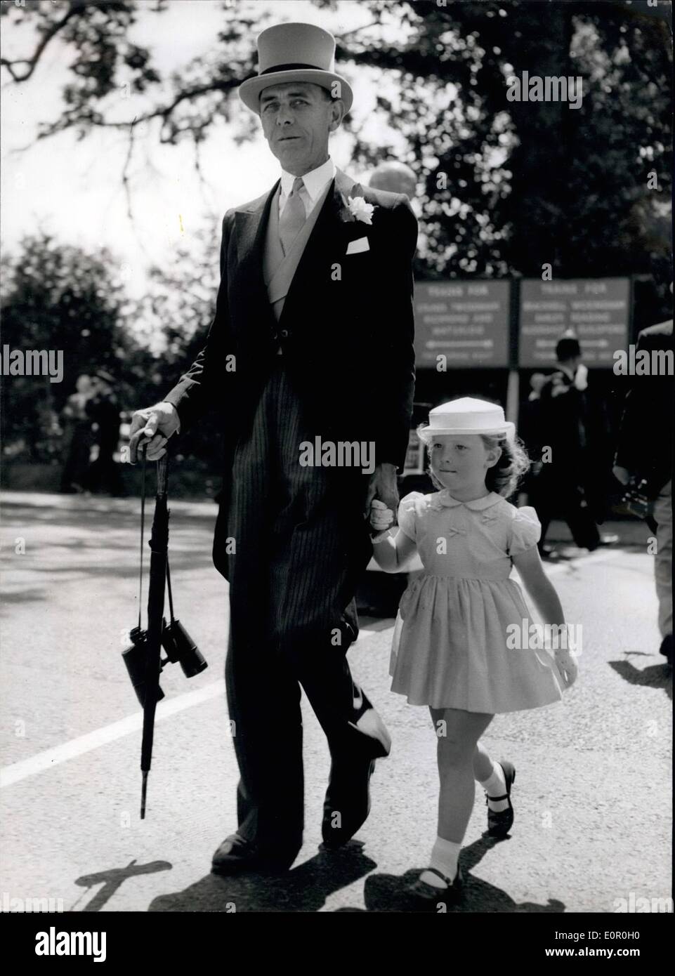 Jun. 06, 1957 - Royal Ascot - Third Day: Phot Shows Miss Susan Baynes ...