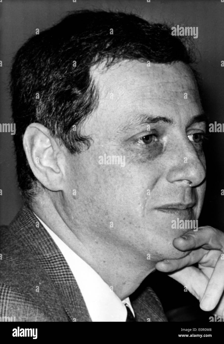 Journalist indoors Black and White Stock Photos & Images - Alamy