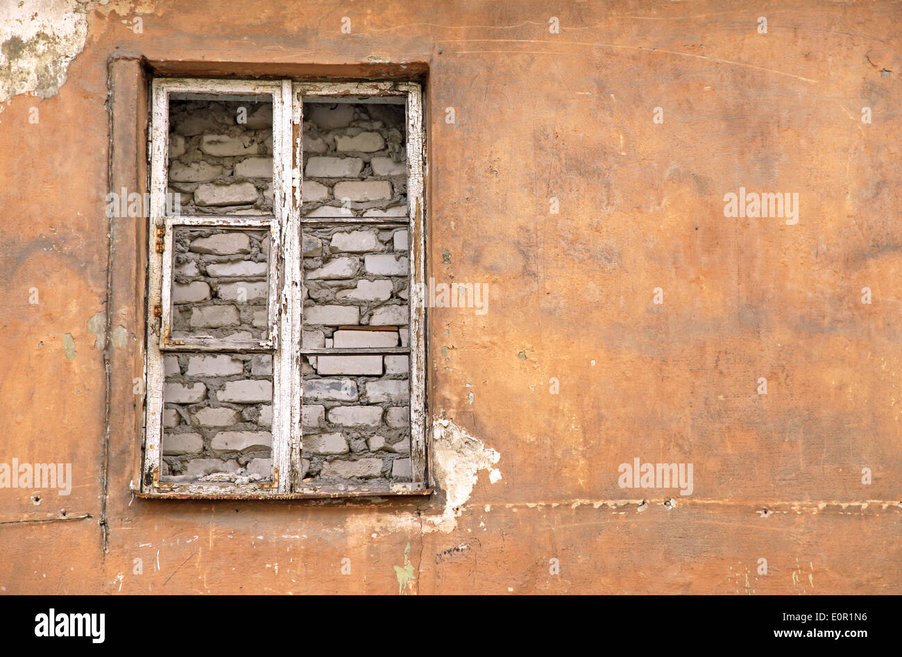 Grunge window without glass on abandoned building Stock Photo - Alamy