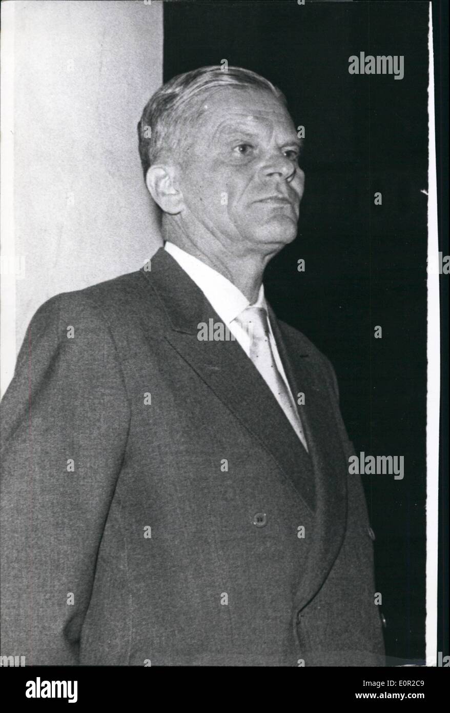 Oct 10 1957 2nd day schoerner process hi-res stock photography and ...