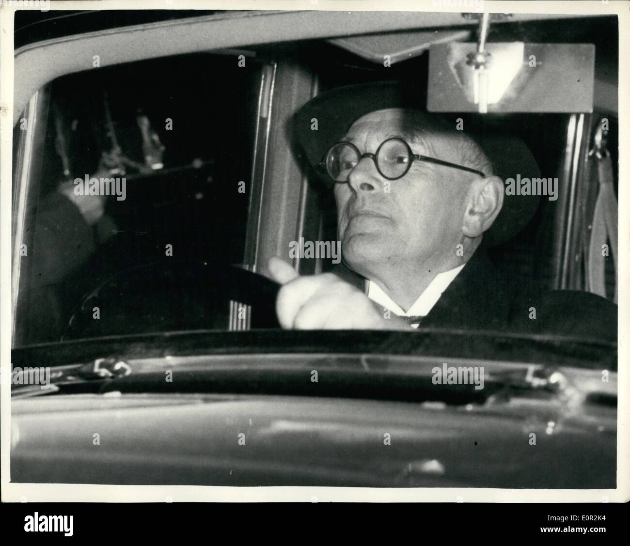 Dec. 12, 1957 - Inquiry into the Alleged Bank Rate leakage opens Lord ...