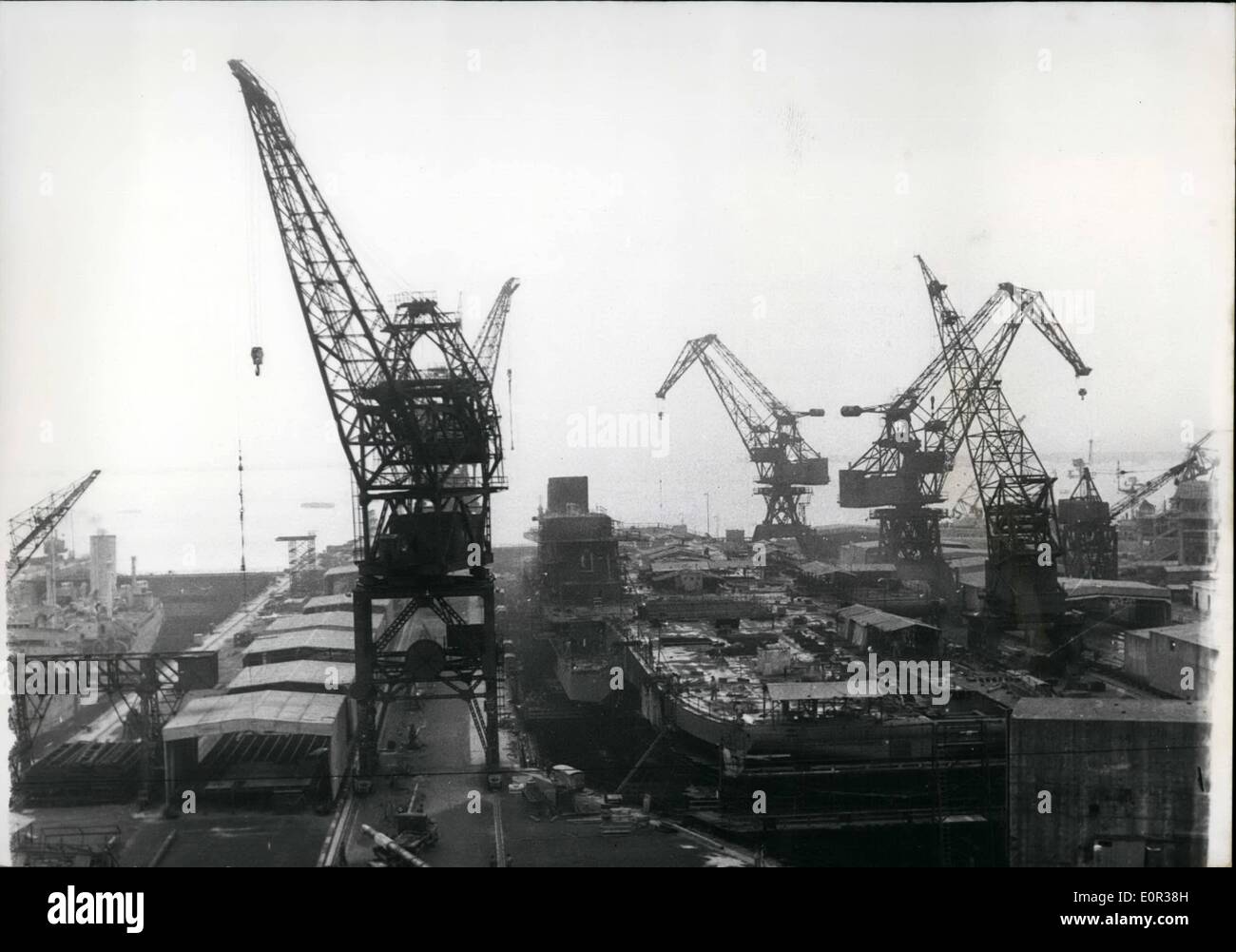 French aircraft carrier clemenceau hi-res stock photography and images ...