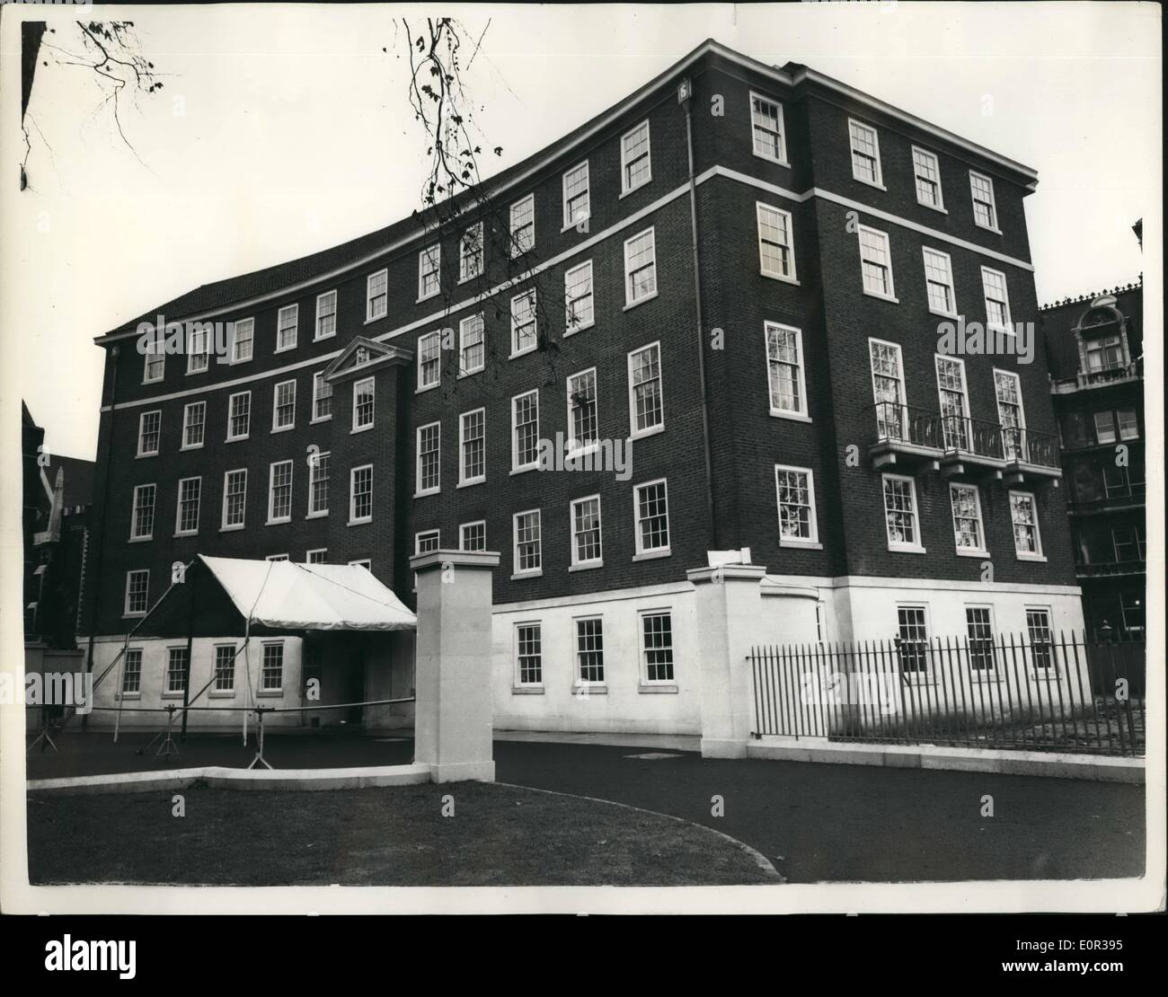 Nov. 11, 1957 - Queen Mother Opens Middle Temple Building: Picture ...