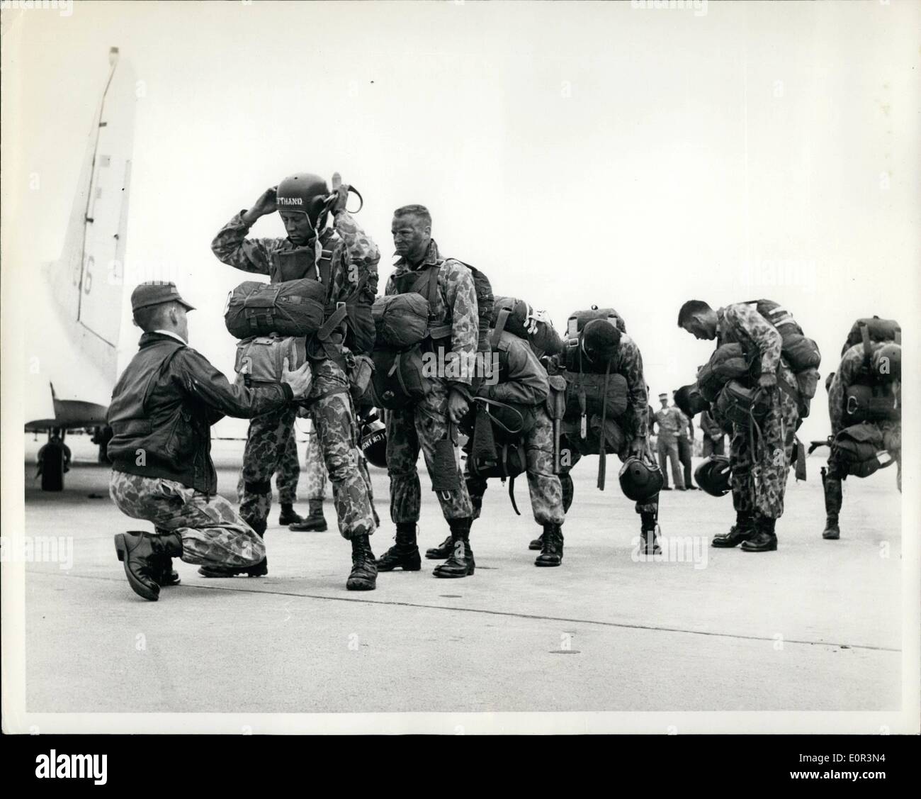 Airborne school hi-res stock photography and images - Alamy