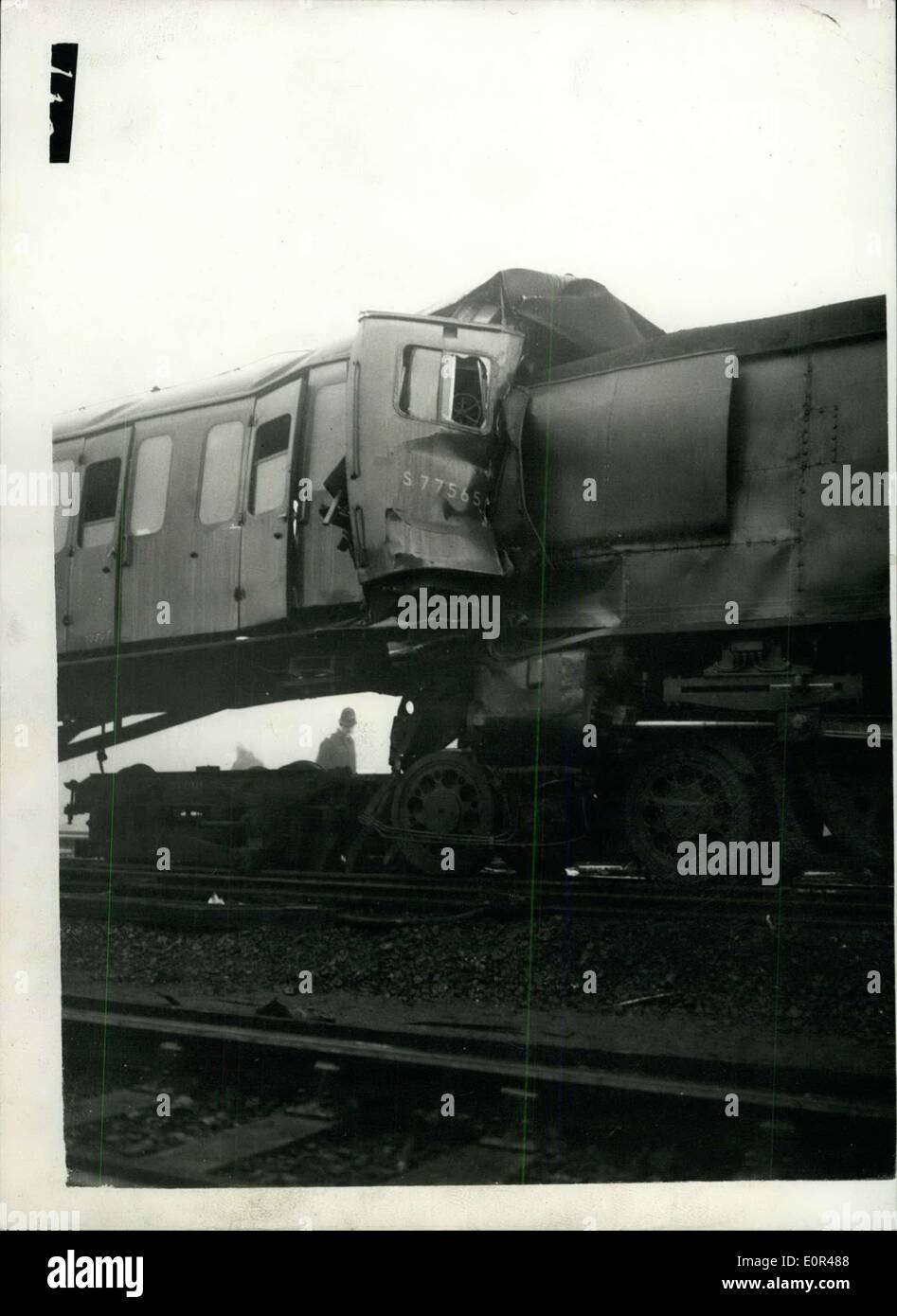 Dec. 05, 1957 - 61 die and 200 injured in Lewisham rail disaster. Photo ...
