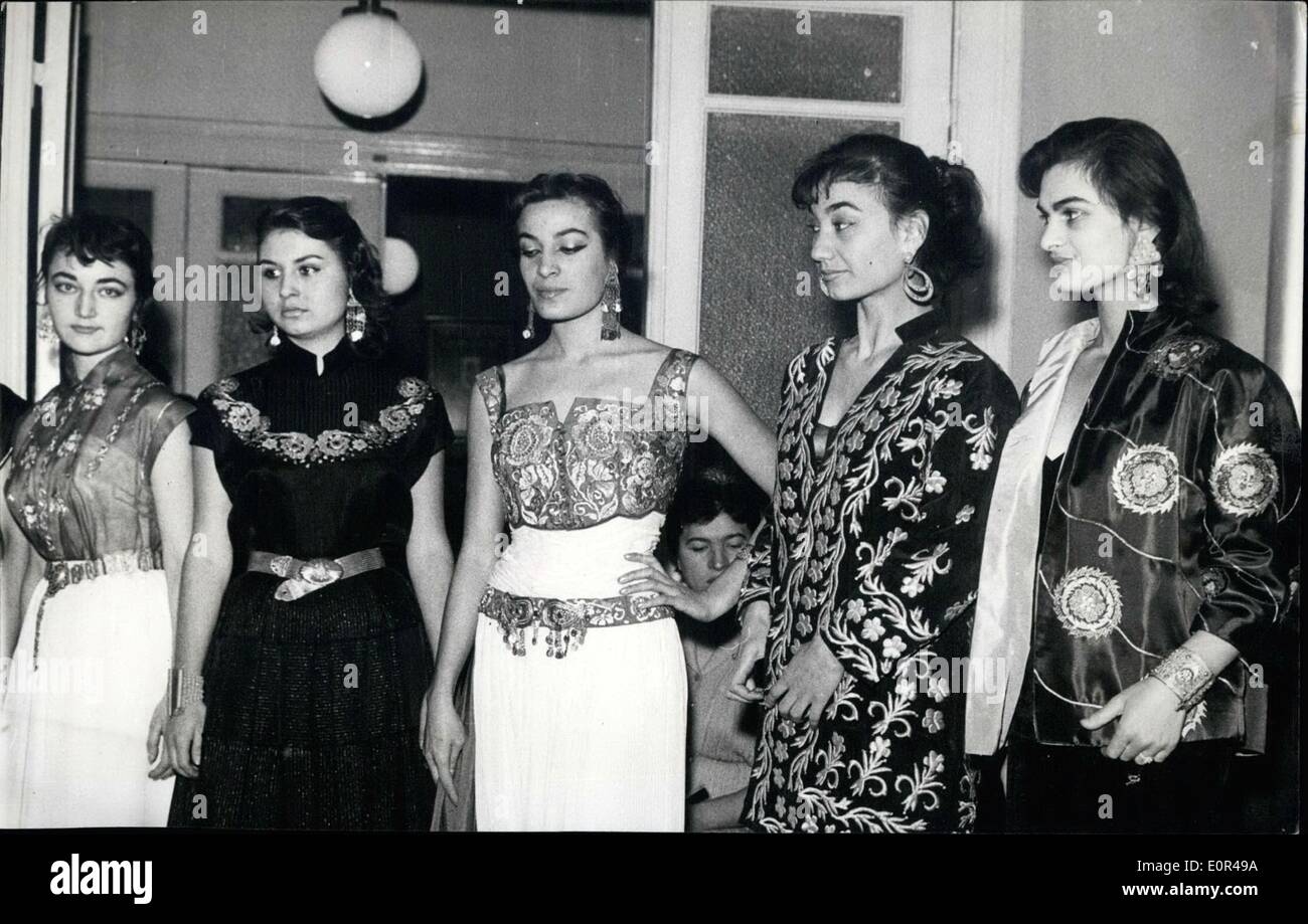 Turkish girls hi-res stock photography and images - Alamy