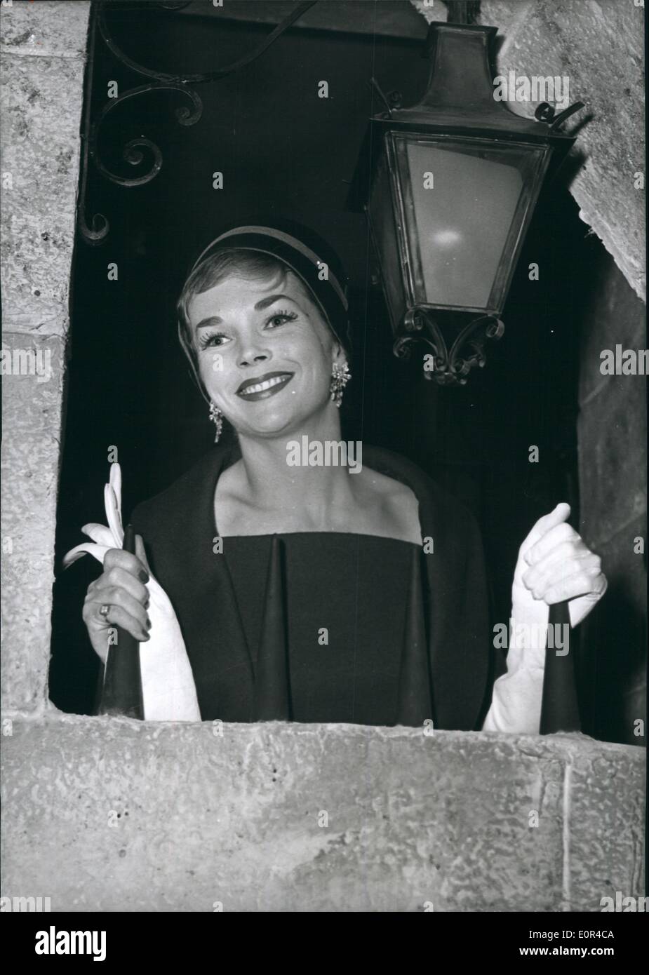 Feb. 02, 1958 - Dawn Addams In Paris: Dawn Addams, The Smart Radio ...