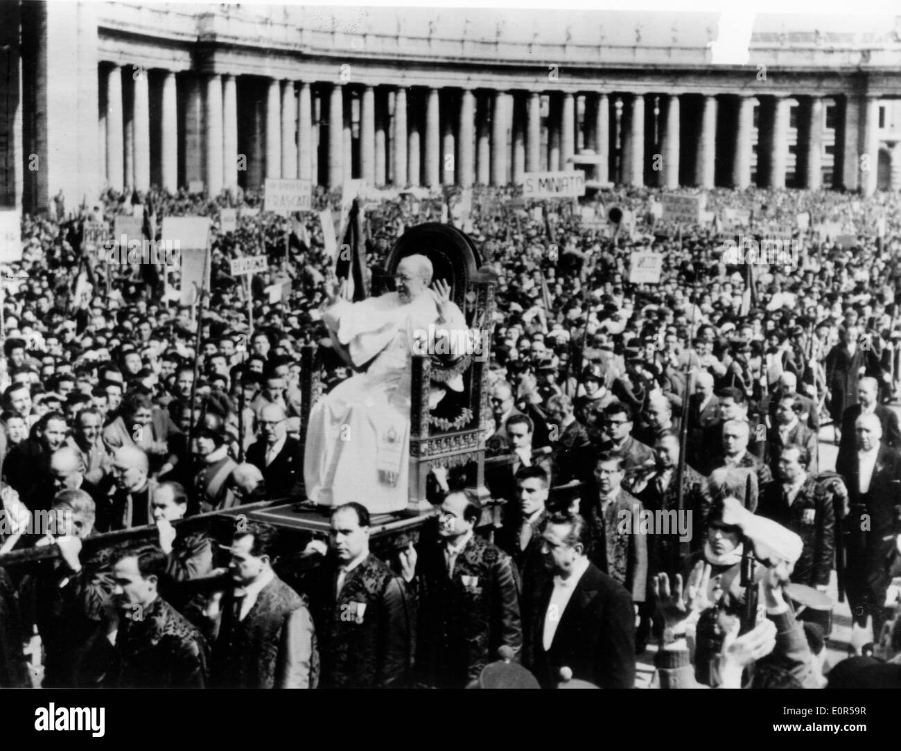 Pope pius xii rome people hi-res stock photography and images - Alamy