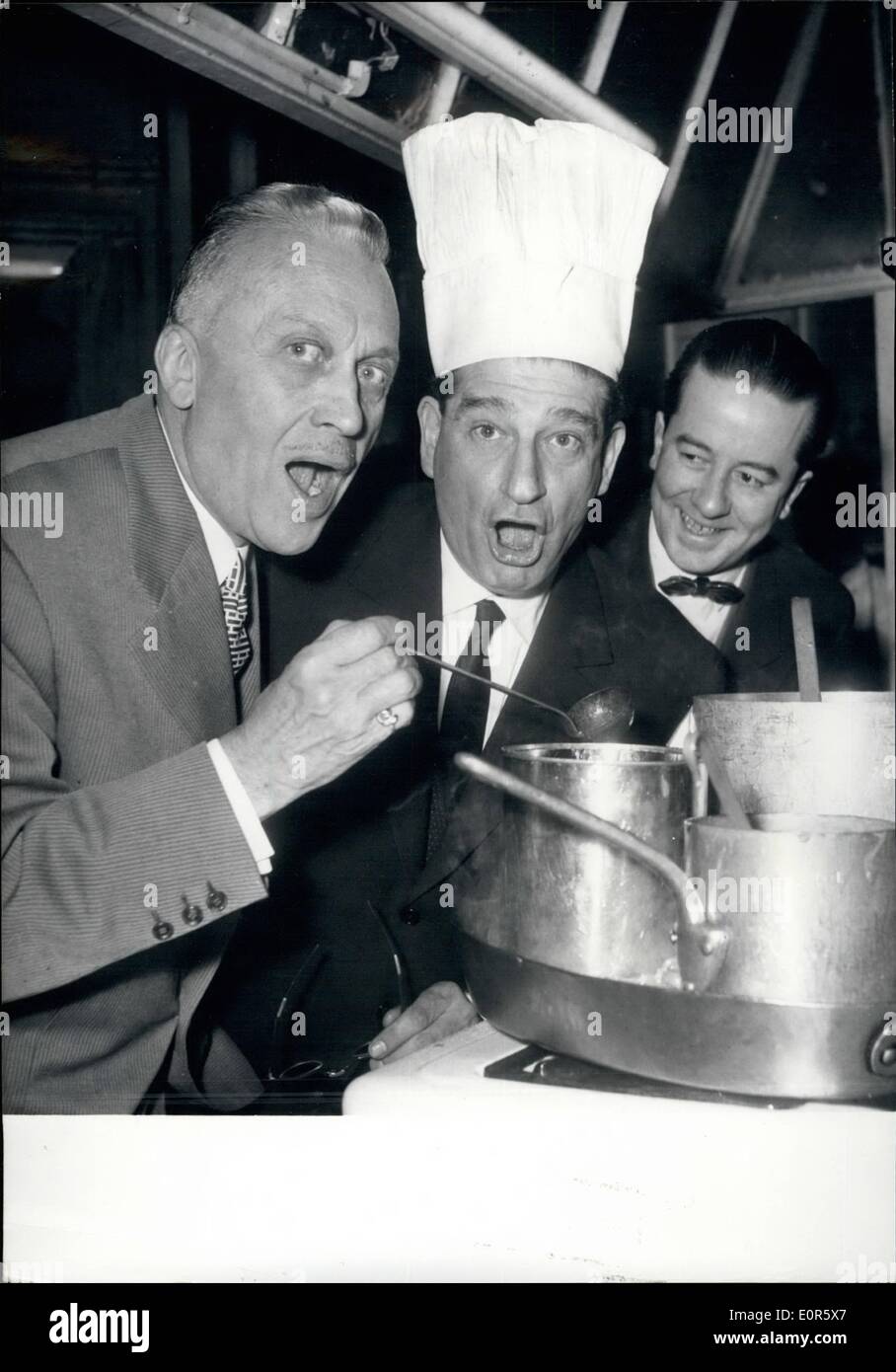 Pink singer wearing pink hi-res stock photography and images - Alamy