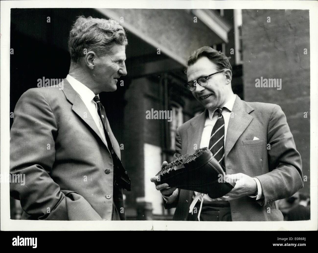 Sir john hunt hi-res stock photography and images - Alamy