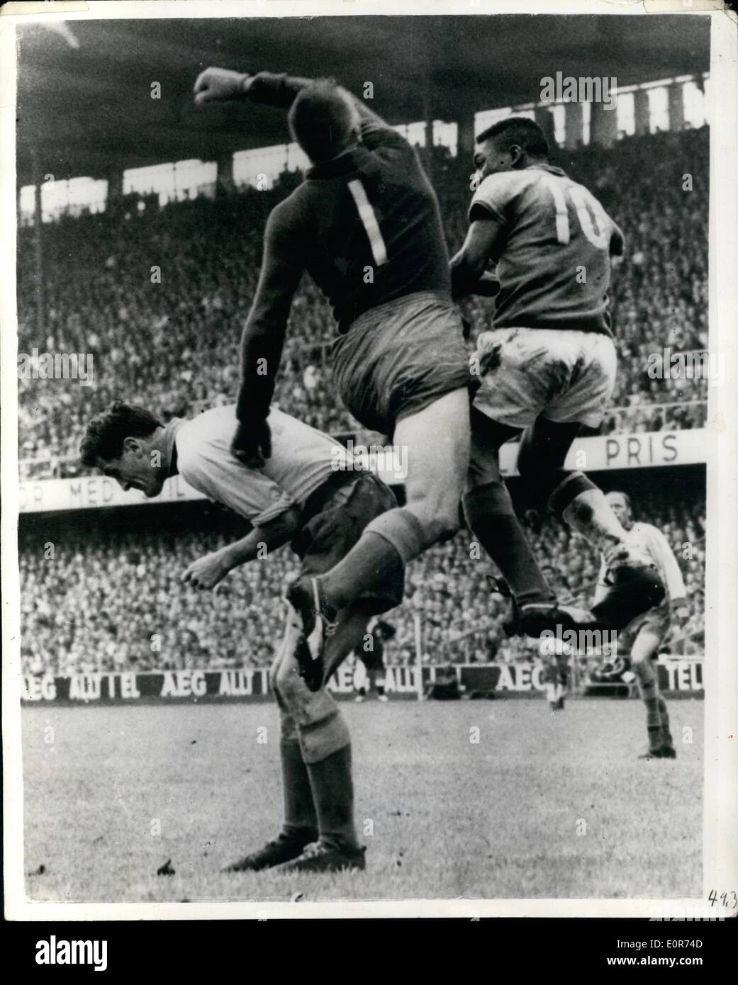 Pele 1958 world cup hi-res stock photography and images - Alamy