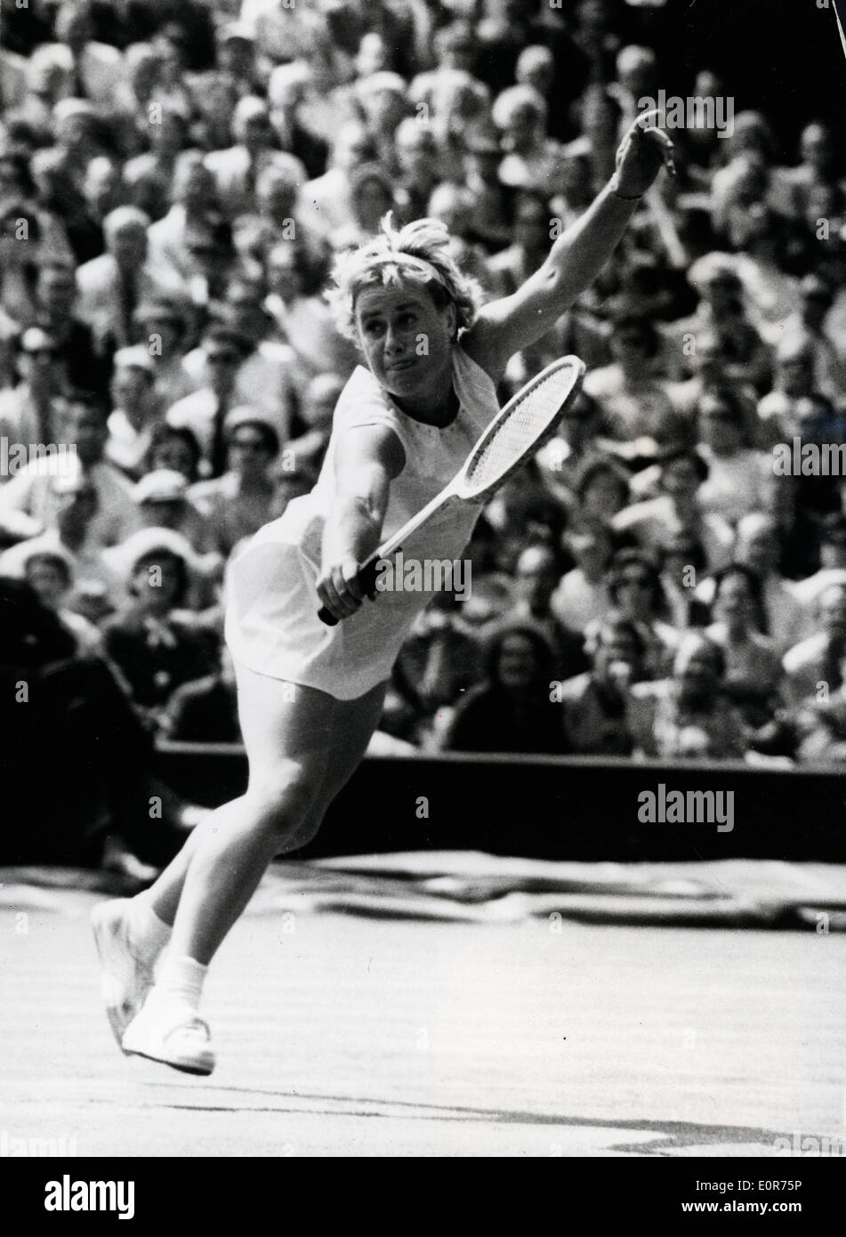 Shirley Bloomer during a match at Wimbledon Stock Photo - Alamy