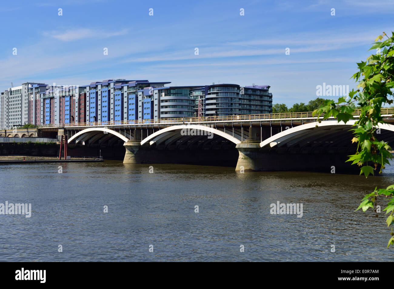 Victoria Railway Bridge and Chelsea Bridge Wharf, Battersea, London ...