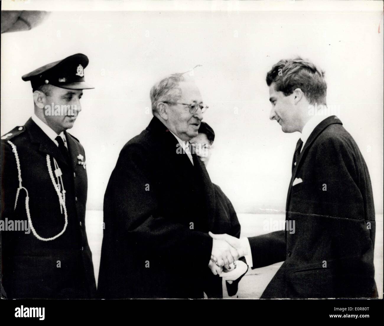 Jul. 18, 1958 - President of Israel arrives in Brussels. Photo shows Mr ...
