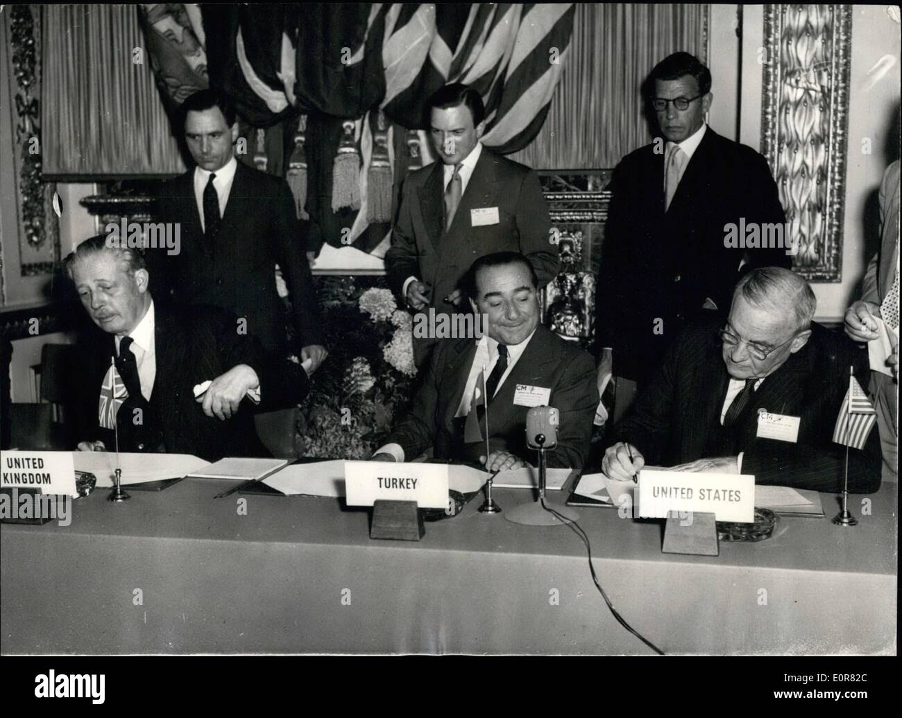 Defence pact hi-res stock photography and images - Alamy