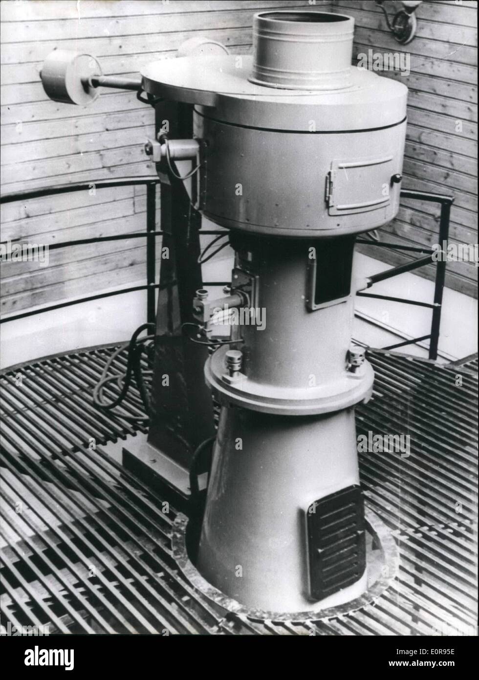 Soviet telescope hi-res stock photography and images - Alamy