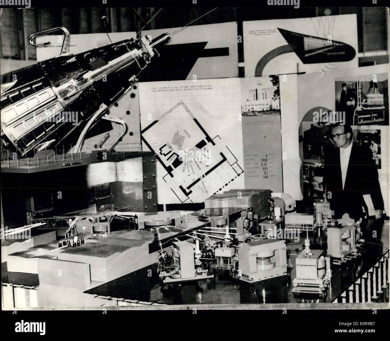 Conference atoms geneva hi-res stock photography and images - Alamy