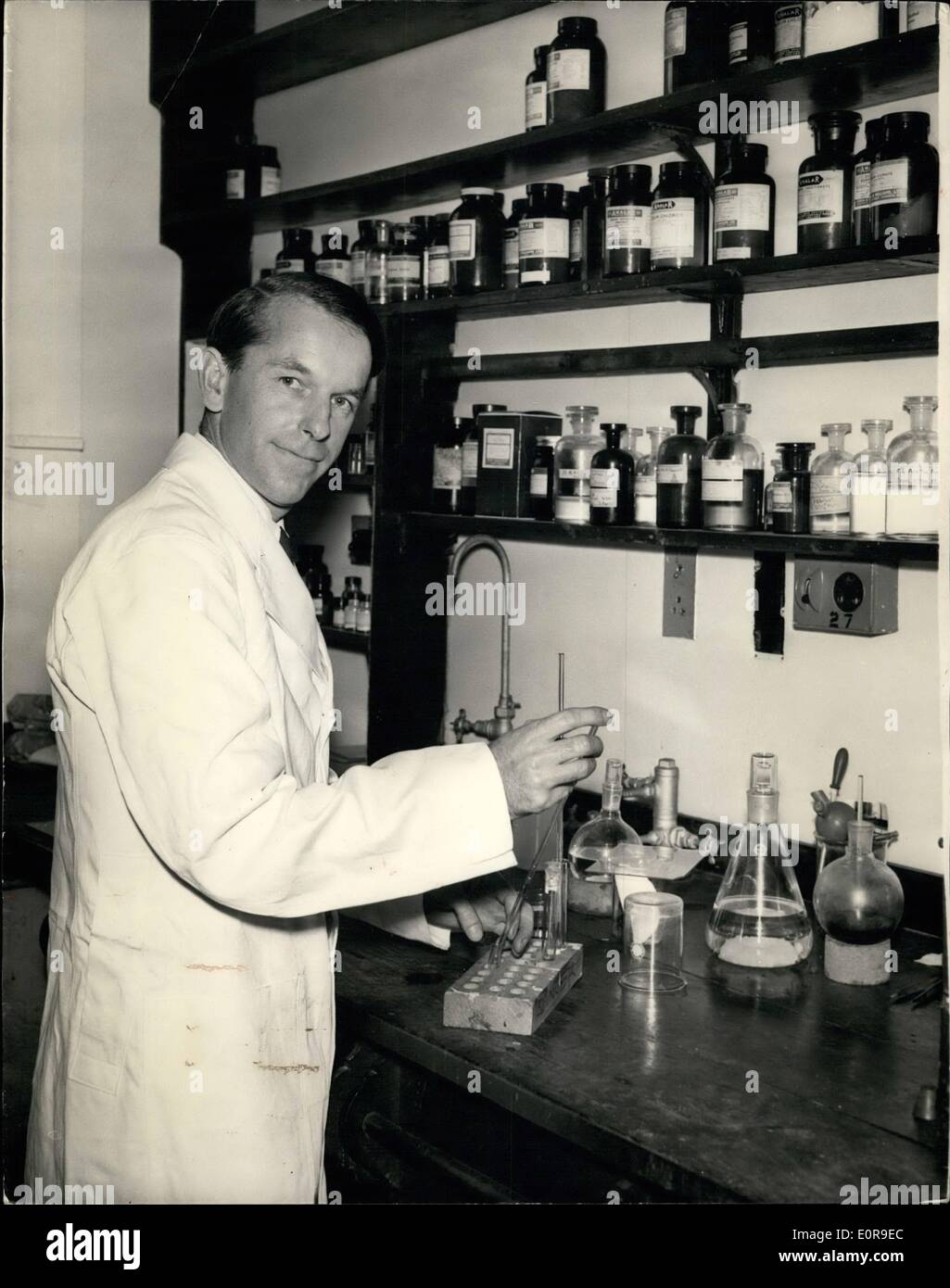 Frederick sanger hi-res stock photography and images - Alamy