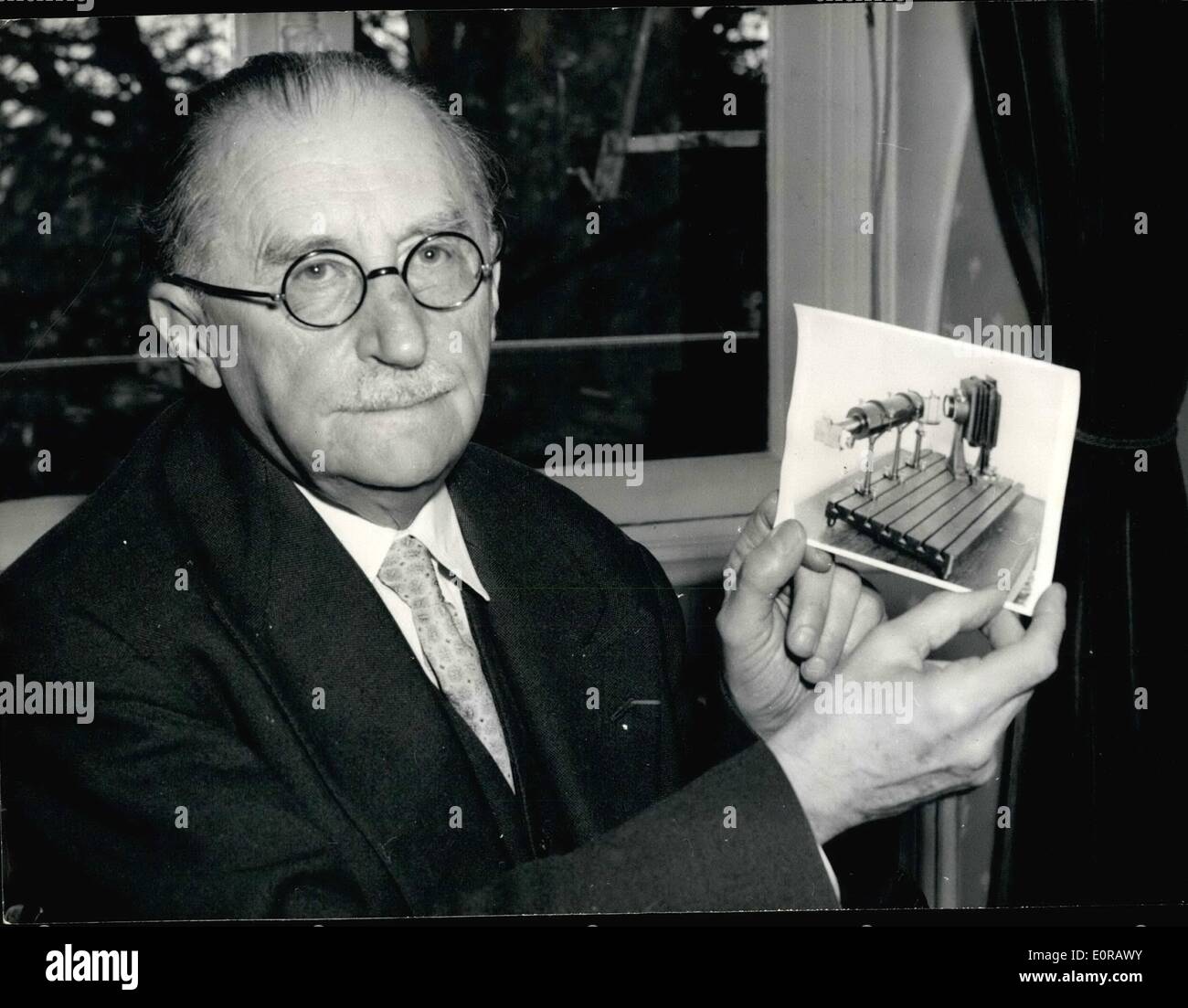 Nov. 11, 1958 - Cherenko'vs blue light : French scientist claims ...