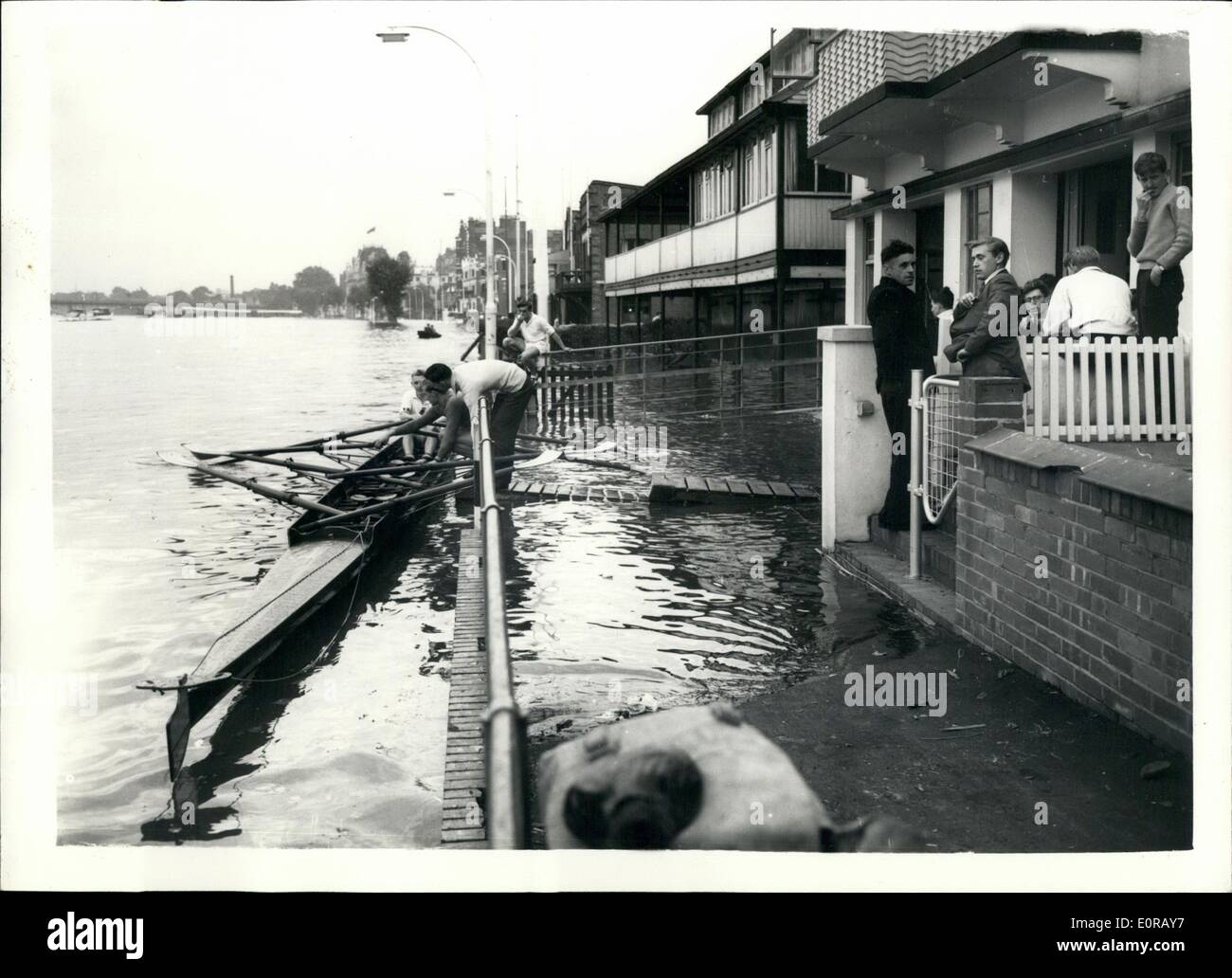 Oct. 10, 1958 - High Water At Putney.. Riverside residents in the ...