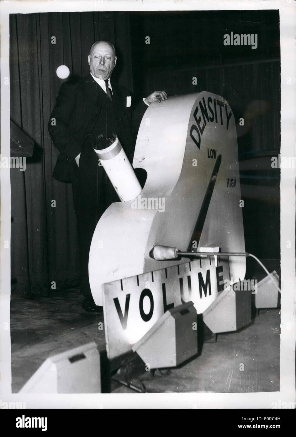 Faraday hall hi-res stock photography and images - Alamy