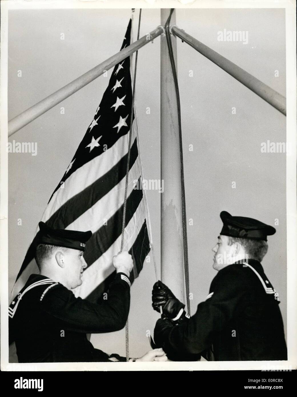 Uss independence hi-res stock photography and images - Alamy
