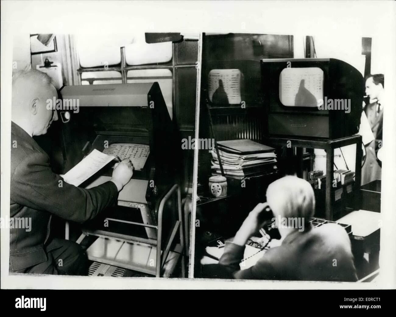 Kings cross signal box hi-res stock photography and images - Alamy