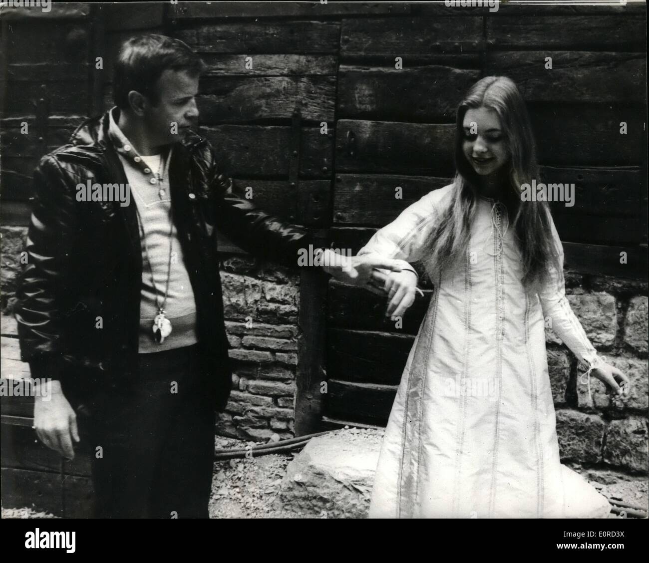 Judi bowker hi-res stock photography and images - Alamy