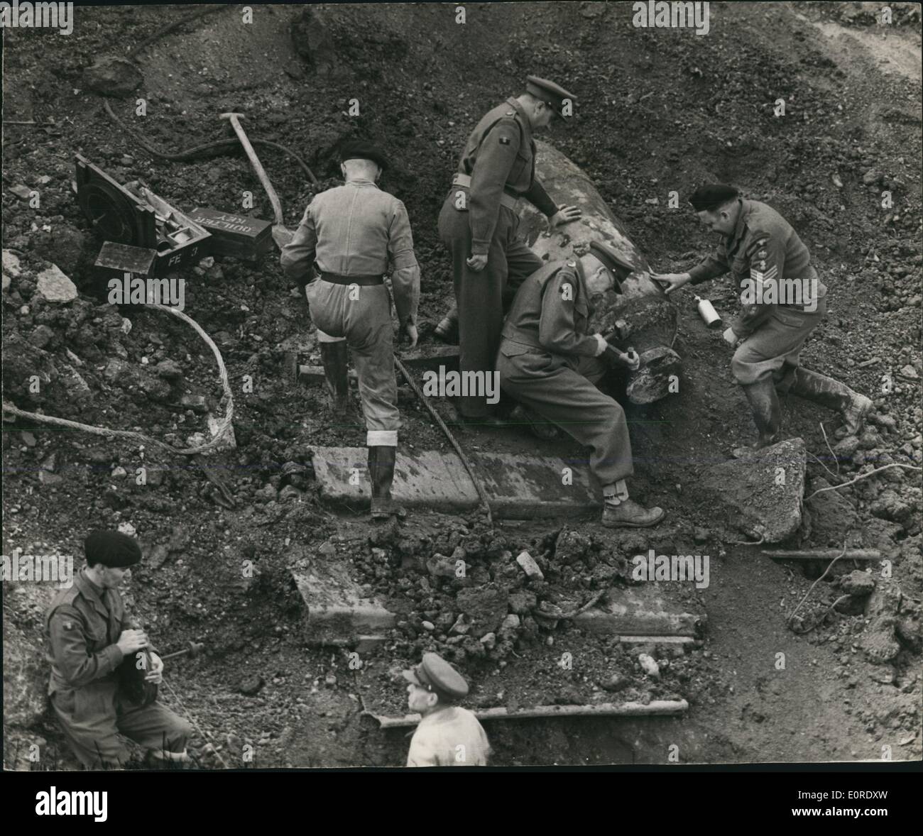 Thousand pounder hi-res stock photography and images - Alamy