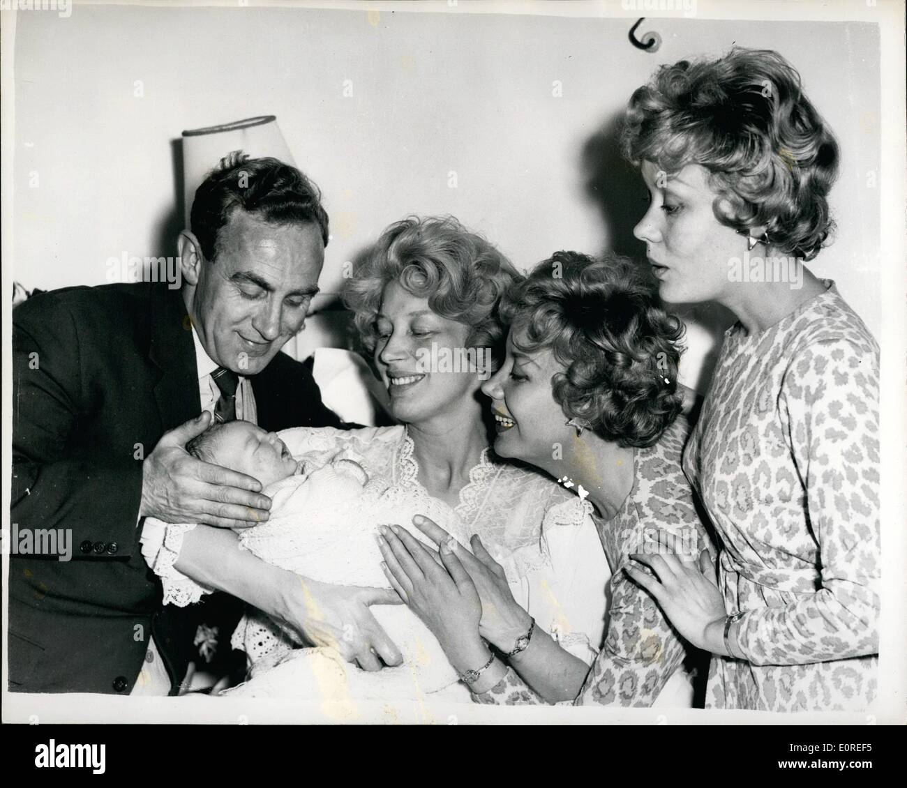 Billy wright england captain hi-res stock photography and images - Alamy