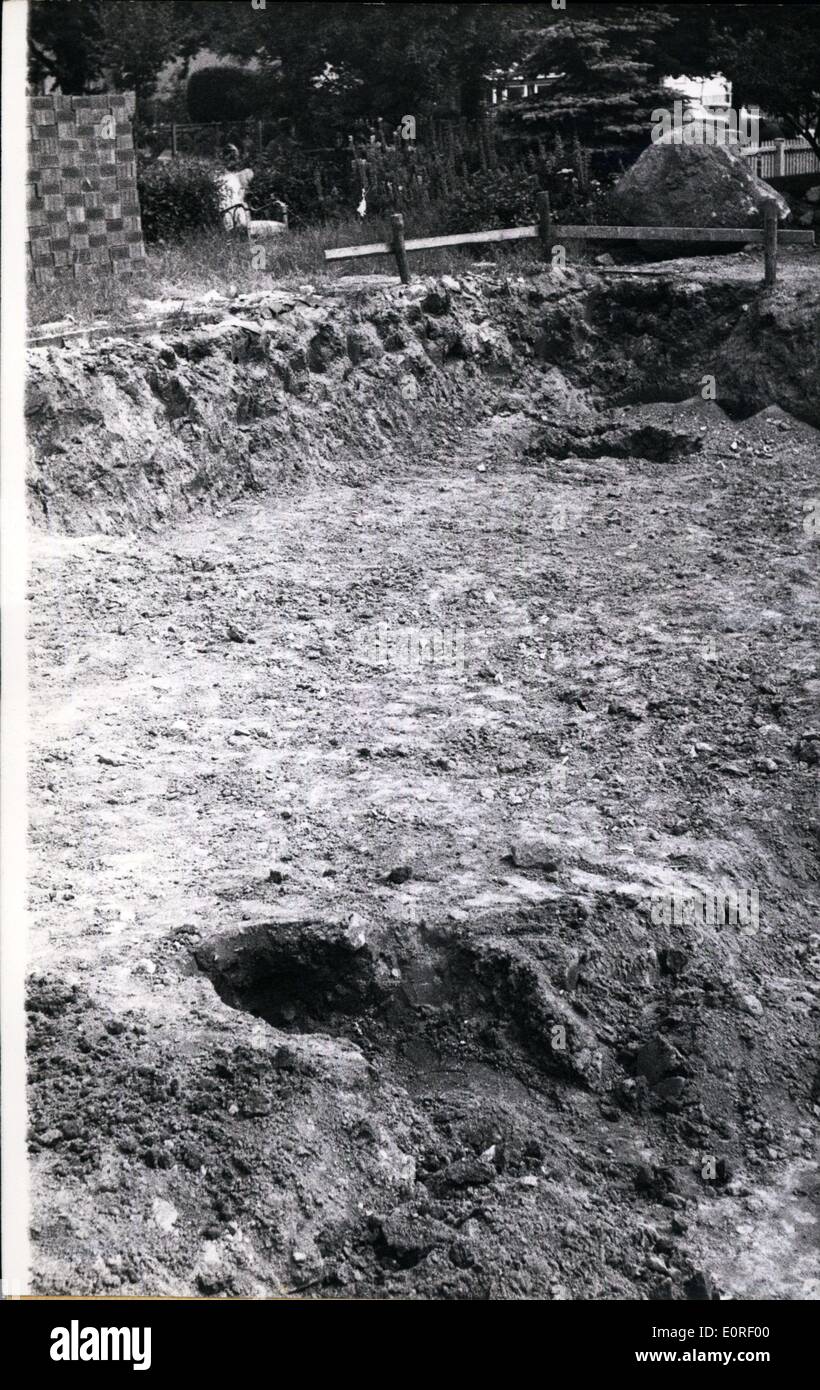 Jun. 06, 1959 - Bomb - searchers found Gestapo - file Munition ...